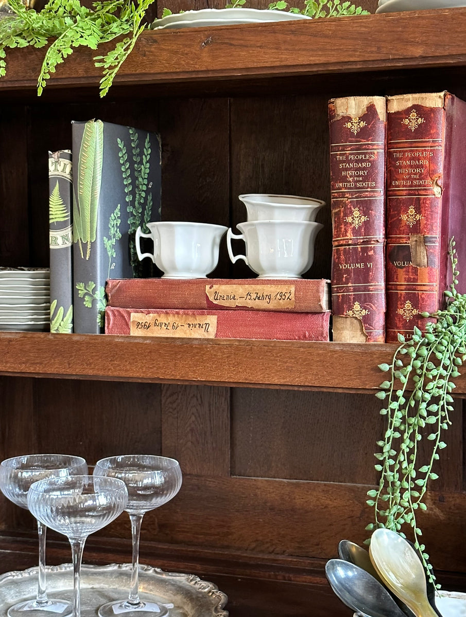 Cover Those Books Like a Pro! – Chartreuse & co